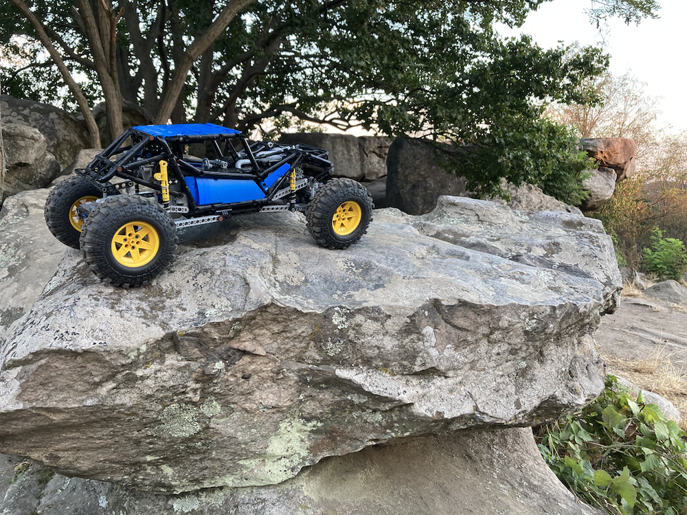LEGO MOC Rock Bouncer - Tim Cameron's Tyrant by gyenesvi | Rebrickable - Build with LEGO