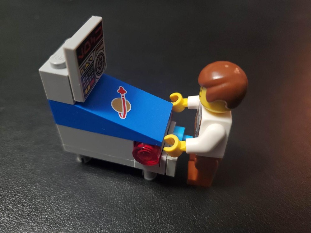 LEGO MOC Pinball Machine by thefoxdude | Rebrickable - Build with LEGO