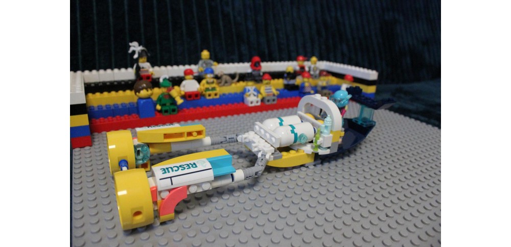 LEGO MOC 41378 Rescue Pod-Racer (Alternative Build) by Mandarini ...