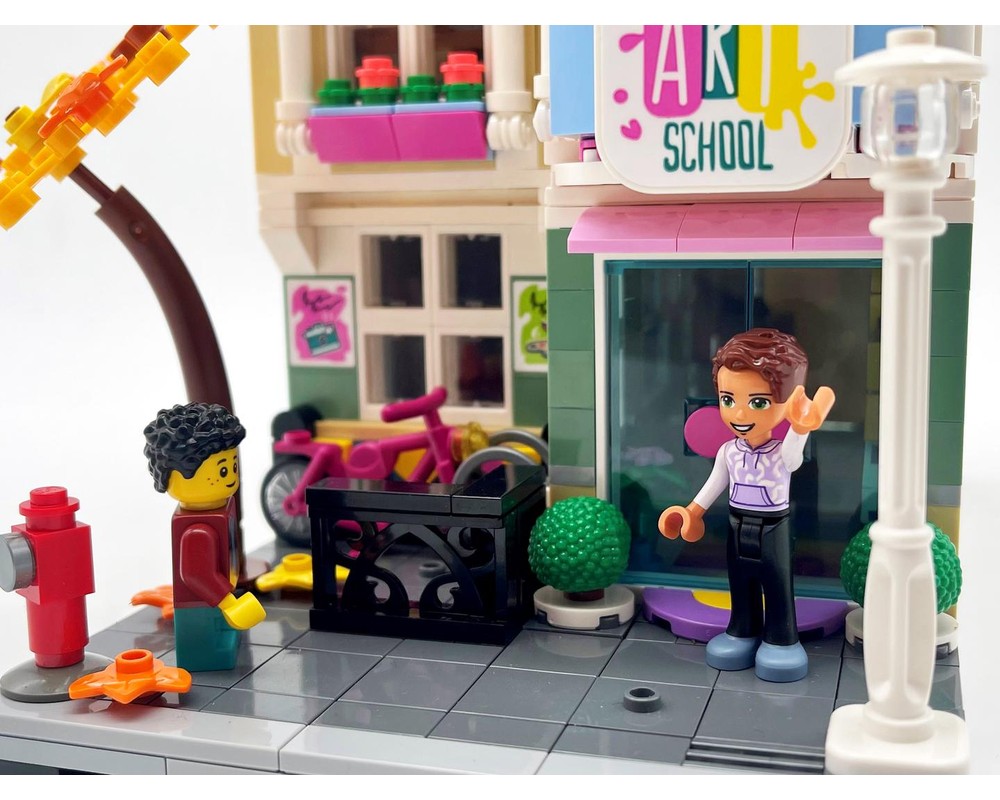 Lego Moc Emmas Art School By Ibrickeditup Rebrickable Build With Lego