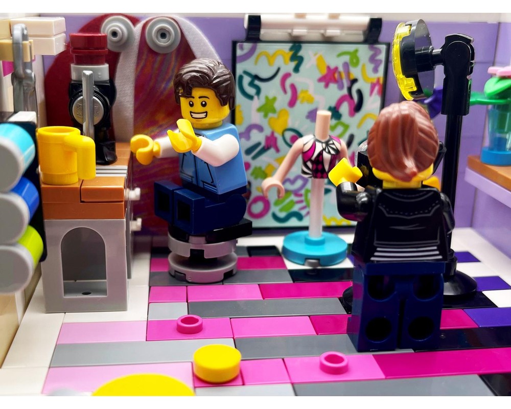 Lego Moc Emmas Art School By Ibrickeditup Rebrickable Build With Lego
