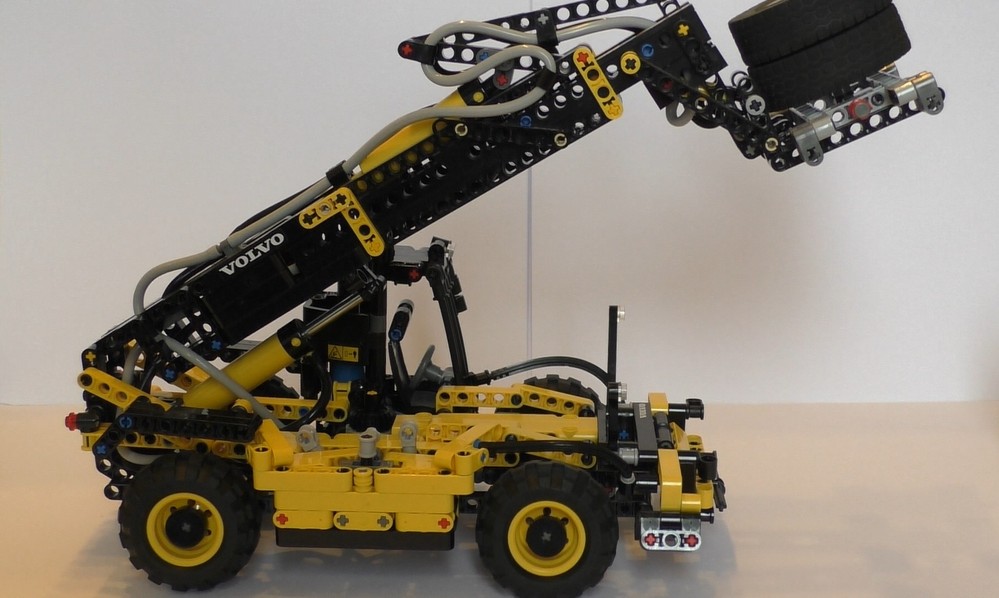 LEGO MOC 42053 model-C Telehandler by Hogwartus | Rebrickable - Build ...