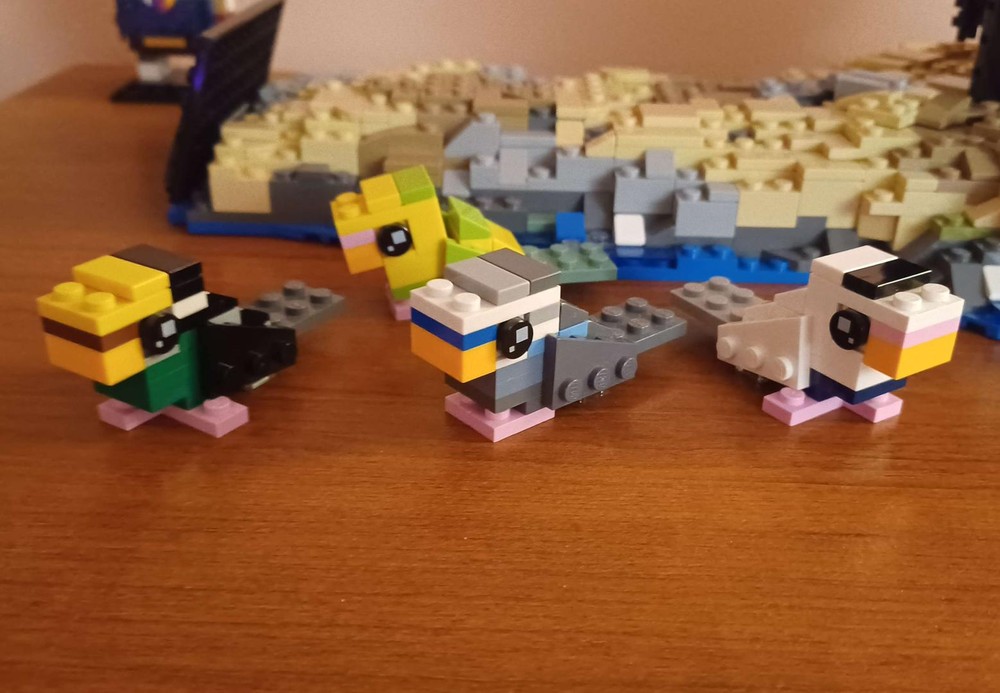 LEGO MOC Micro Parakeets by Penguins and plastic | Rebrickable - Build ...