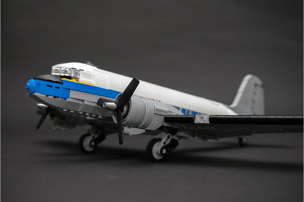 LEGO MOC A04a - Douglas DC-3 Lufthansa 1:50 - Ultimate Air ...