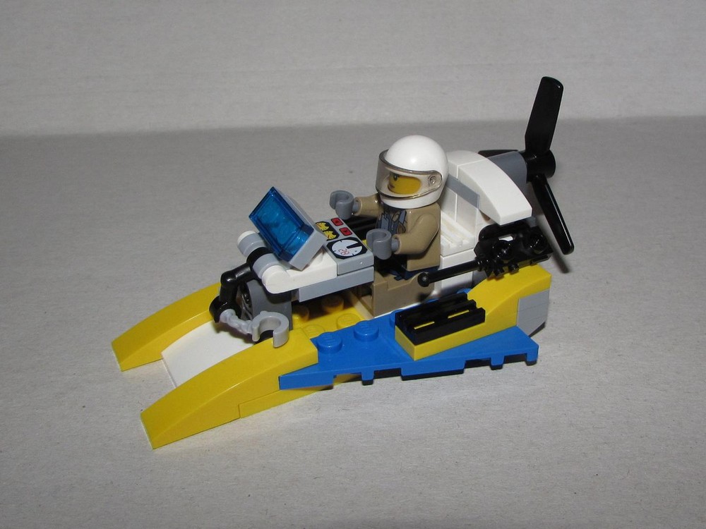 LEGO MOC 30359 Police hovercraft by BriXperiMent | Rebrickable - Build ...