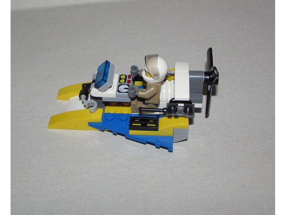 LEGO MOC 30359 Police hovercraft by BriXperiMent | Rebrickable - Build ...