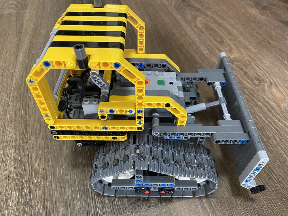 LEGO MOC Small Dozer - designed by peteria by GenieonWork | Rebrickable ...