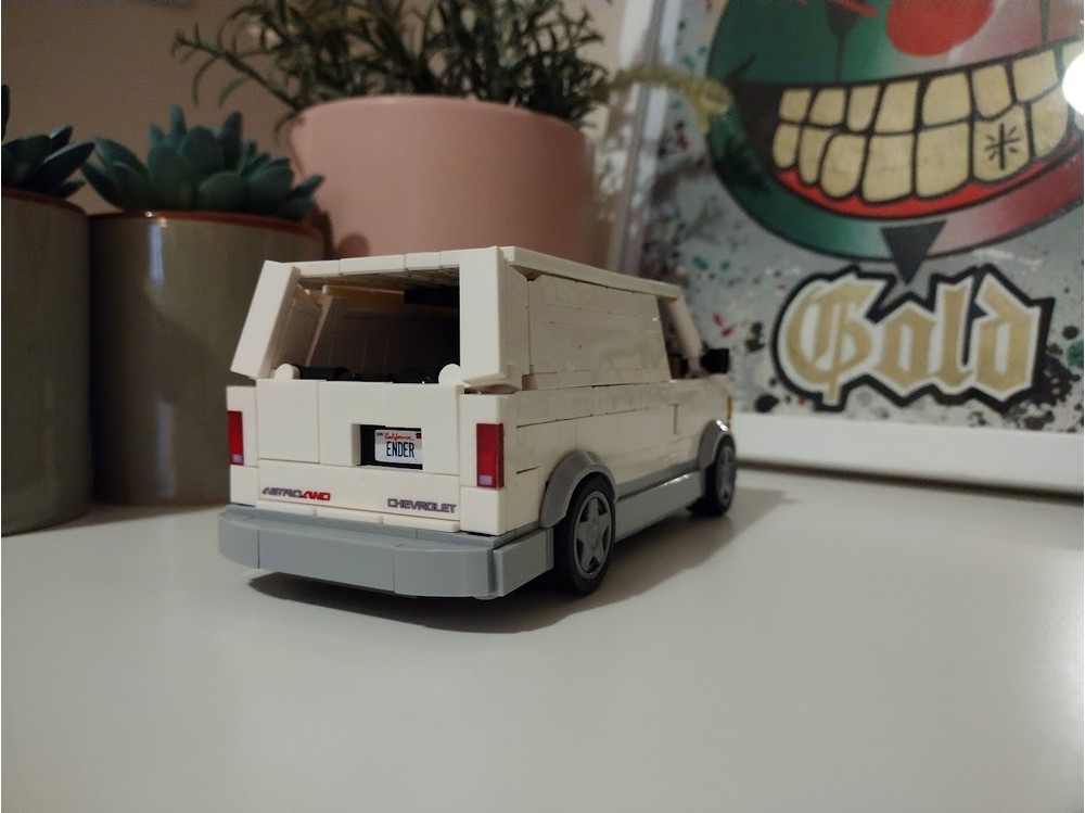 LEGO MOC Chevrolet Astro Van 1998 by EvilEnderman | Rebrickable - Build ...