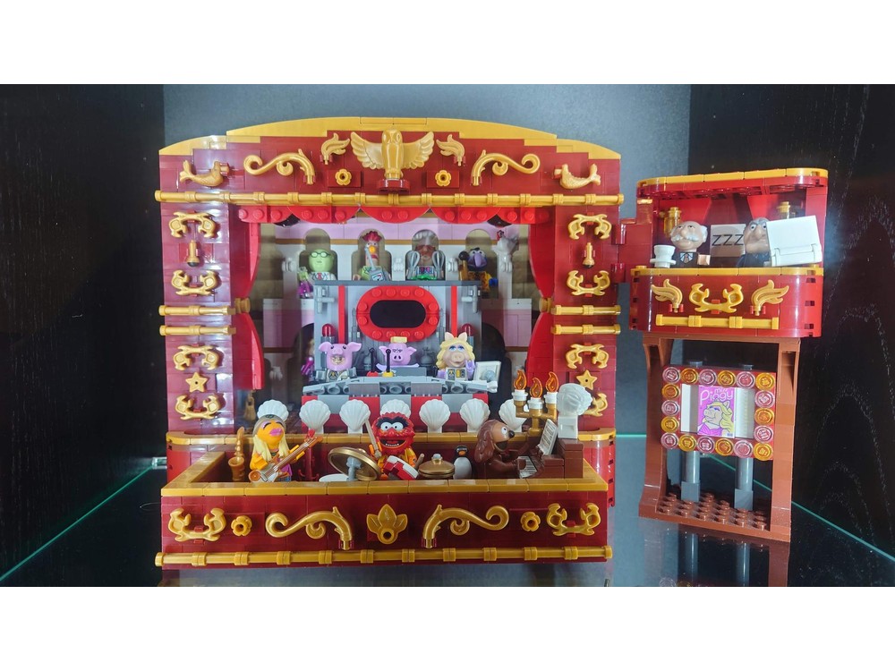 LEGO MOC Pigs in Space - A Muppet Theatre Scene by mstrutt ...