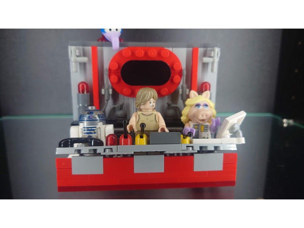 LEGO MOC Pigs in Space - A Muppet Theatre Scene by mstrutt ...