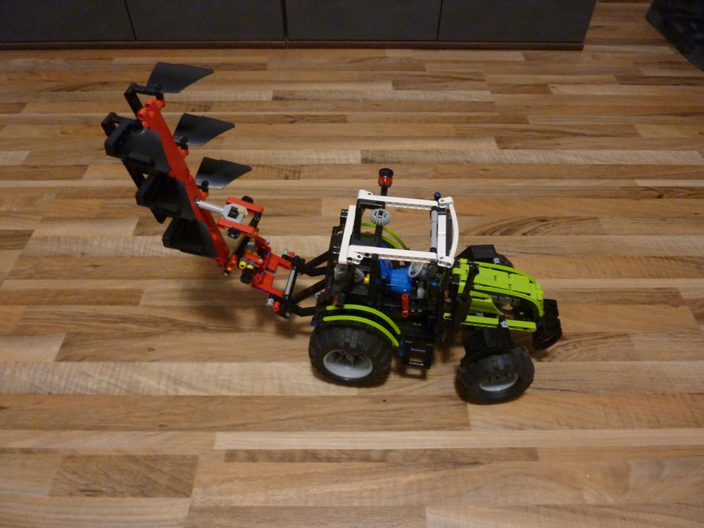 LEGO MOC Plough for tractor 8284 by graeymaelkyn | Rebrickable - Build with LEGO