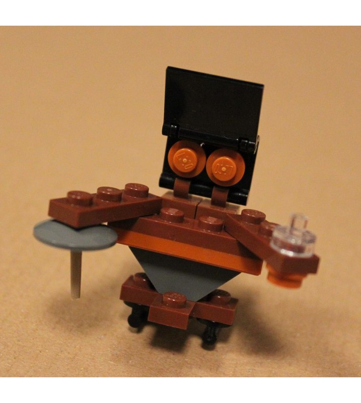 LEGO MOC 30392 Desk Bot by Mandarini | Rebrickable - Build with LEGO