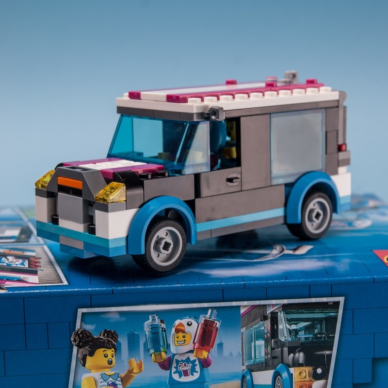 LEGO MOC 60384 SUV by Keep On Bricking | Rebrickable - Build with LEGO