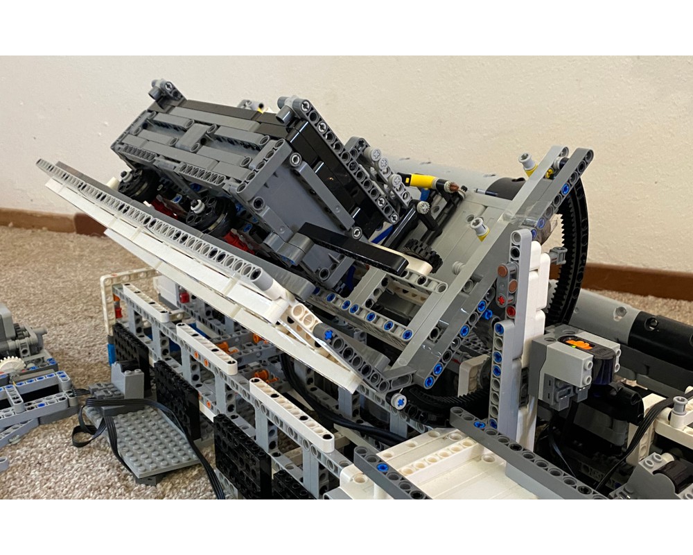 LEGO MOC Moving Belts and Guide by Technic TRAIN Man | Rebrickable ...