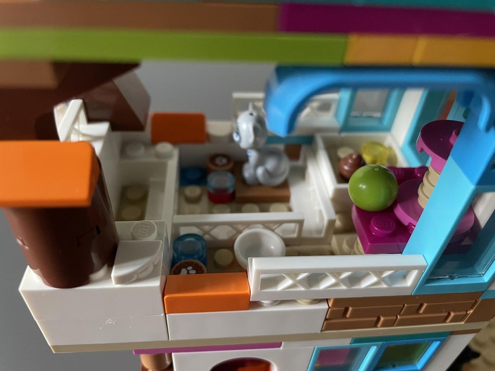 LEGO MOC Cat Hotel 41742 Modular Alternate Build by re-bricked ...