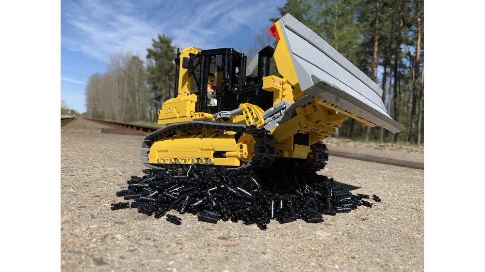 Lego Moc Rc Dozer Komatsu D61px By Freizeitopfer Rebrickable Build
