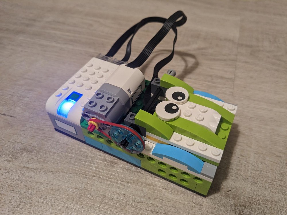 LEGO MOC WeDo Crocodile-styled automatic trash can by mareklew ...