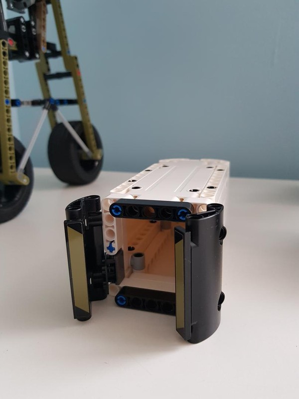 LEGO MOC 42110 alt Container Crane by przemoe | Rebrickable - Build ...