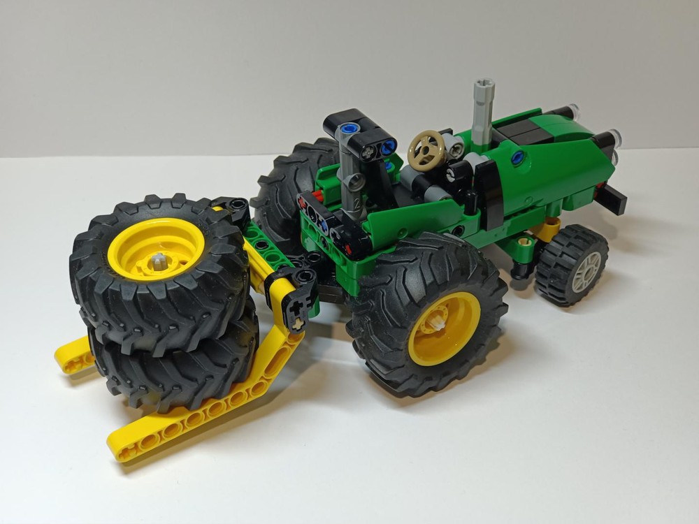 Lego Moc 42136 Model B Classic Tractor By Xaerozkota Rebrickable