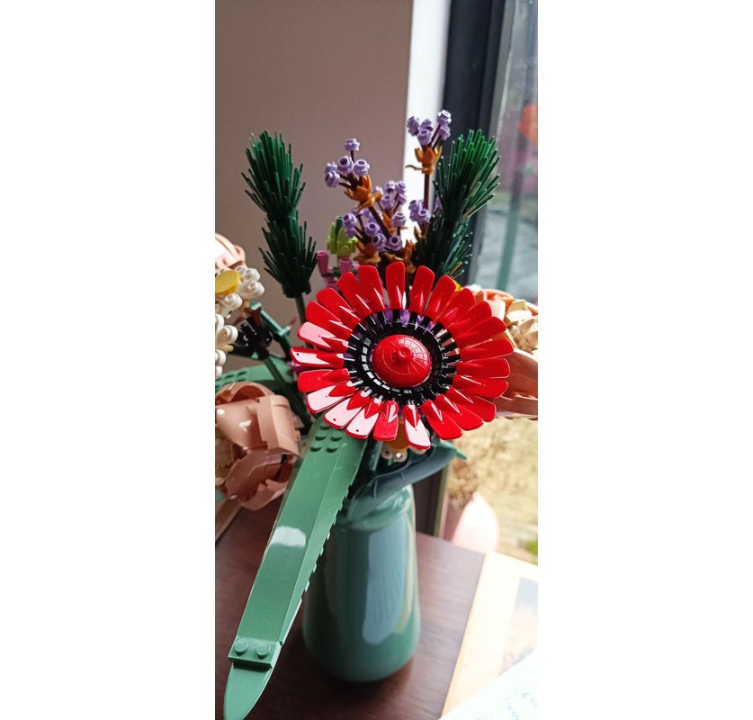 LEGO MOC Red Gerbera flower by BrickDesignerNL | Rebrickable - Build ...