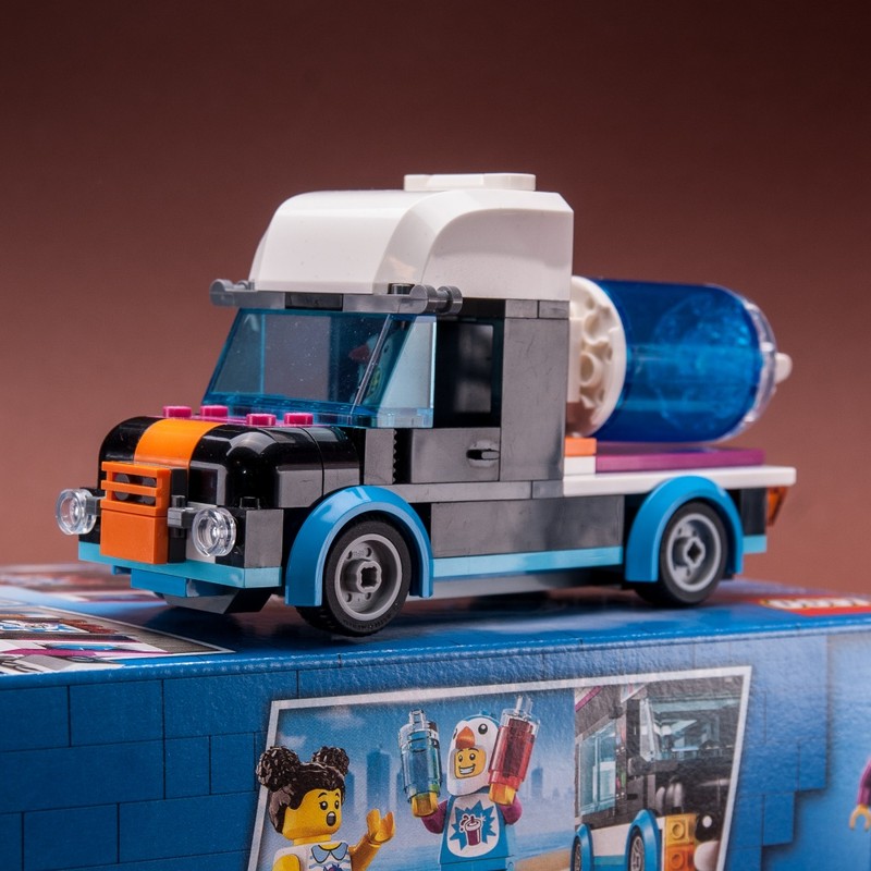 LEGO MOC 60384 Juice Truck by Keep On Bricking | Rebrickable - Build ...
