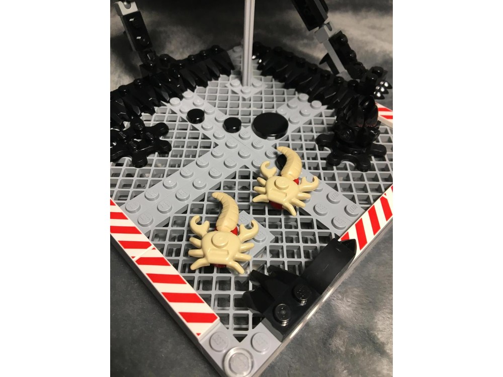 Lego Moc Aliens Queen And Facehuggers By Spacecadet Rebrickable Build With Lego