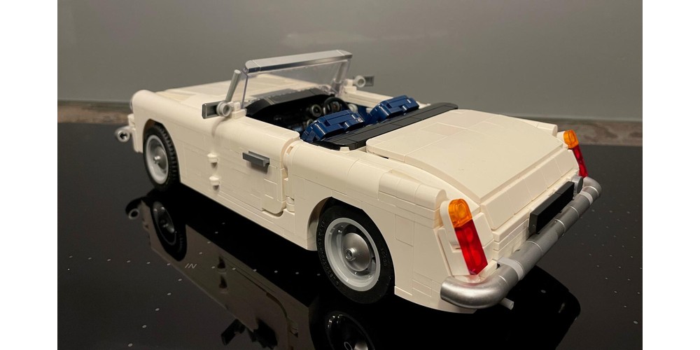 LEGO MOC MG B Roadster Black with 'autumn leaf' interior by Tangram ...