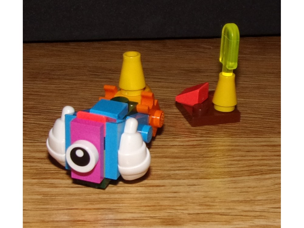 LEGO MOC 30548 - Bizarre Duck by JusTiCe8 | Rebrickable - Build with LEGO