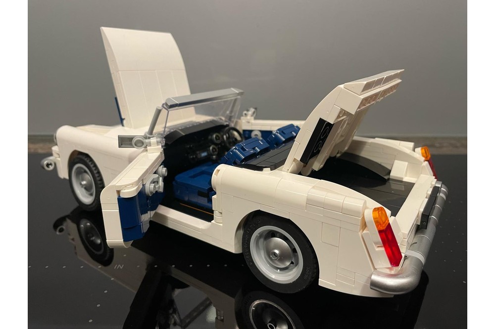 LEGO MOC MG B Roadster Red with Black interior by Tangram | Rebrickable ...