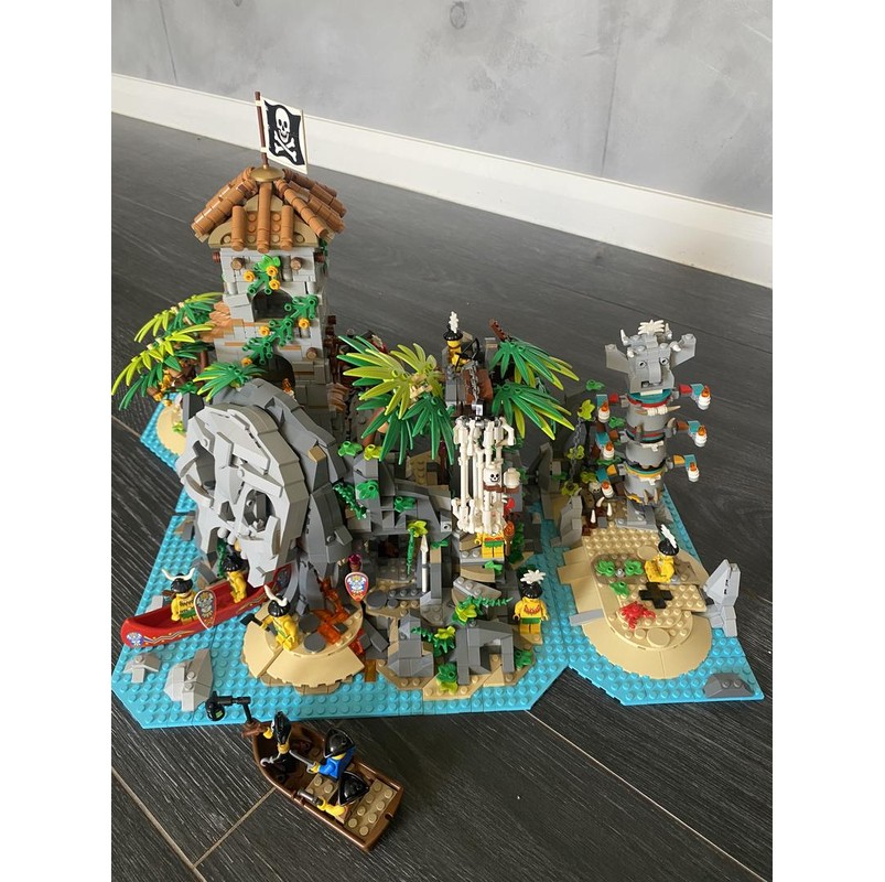 LEGO MOC Treasure Island - Pirates of Barracuda Bay by Dream Build ...