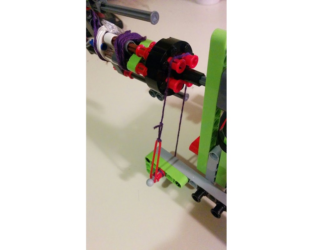 LEGO MOC LEGO Spinning Wheel by hazelrrr | Rebrickable - Build with LEGO