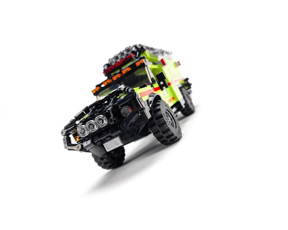 LEGO MOC Hummer H2 Ratchet by SFH_Bricks | Rebrickable - Build with LEGO