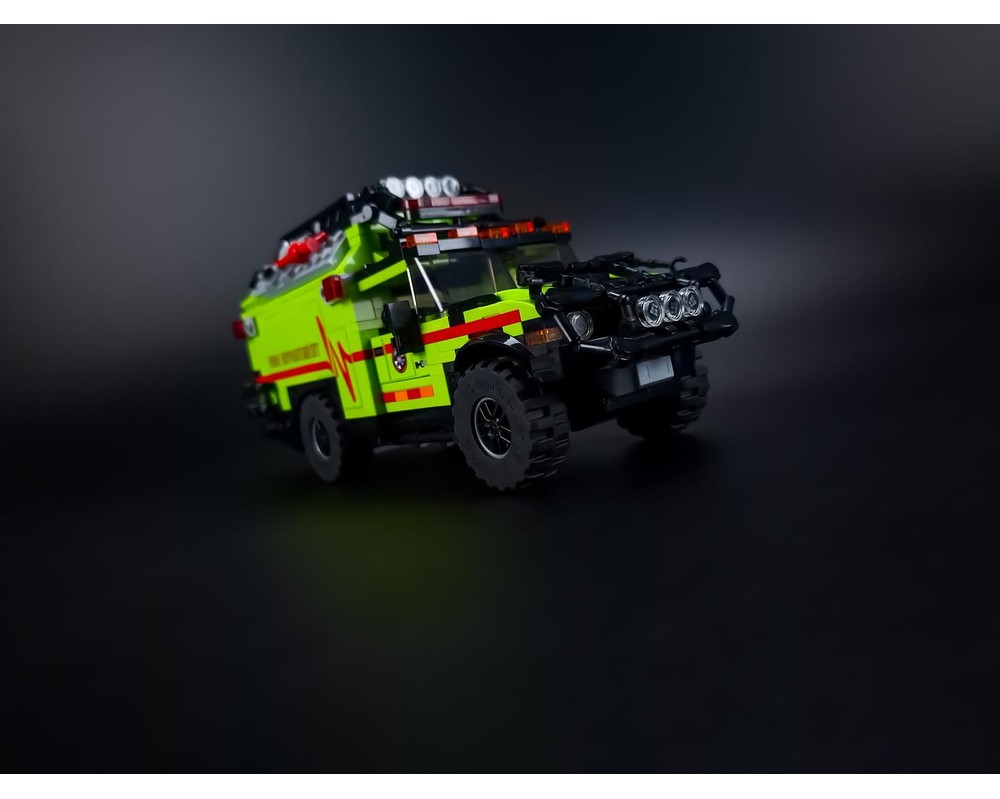 LEGO MOC Hummer H2 Ratchet by SFH_Bricks | Rebrickable - Build with LEGO