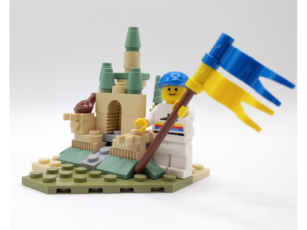 Lego Moc 30435 Micro King Leos Castle By Dafeld Rebrickable Build