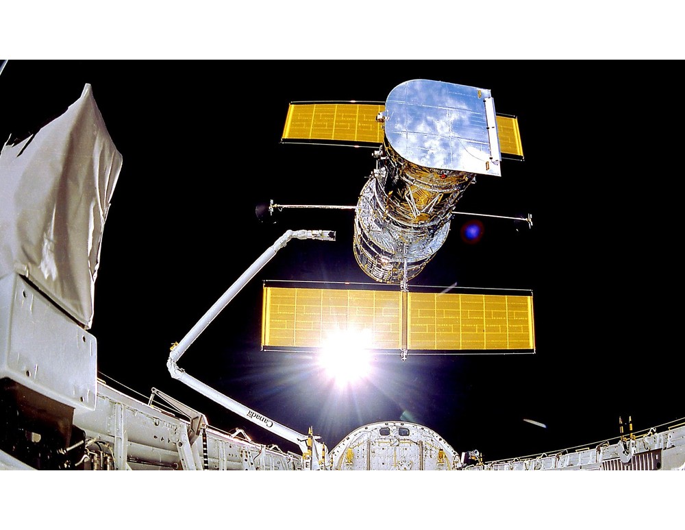 LEGO MOC micro Hubble by KennoMonkey | Rebrickable - Build with LEGO