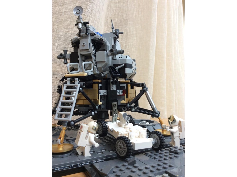 LEGO MOC Lunar Roving Vehicle by iscatrebor | Rebrickable - Build with LEGO