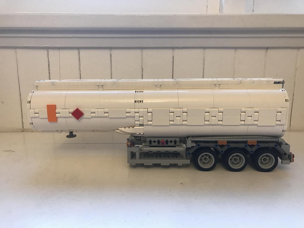 LEGO MOC Fuel Tanker Semi trailer by Smudge | Rebrickable - Build with LEGO