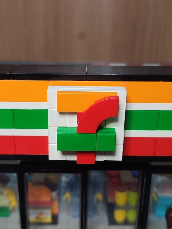 LEGO MOC 7-Eleven Logo by Mr.Lego-ist | Rebrickable - Build with LEGO