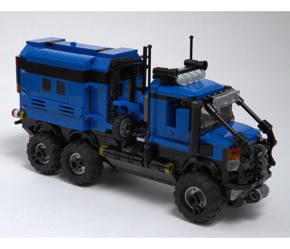 LEGO MOC Offroad adventure truck with lab by P6tu | Rebrickable - Build ...