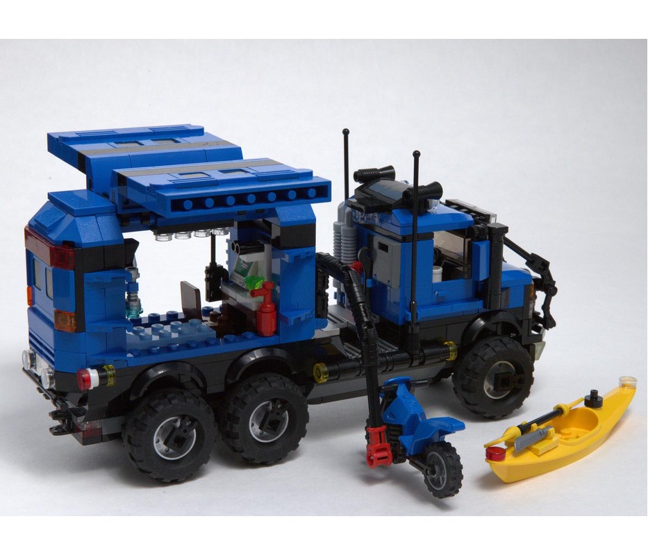 LEGO MOC Offroad adventure truck with lab by P6tu | Rebrickable - Build ...