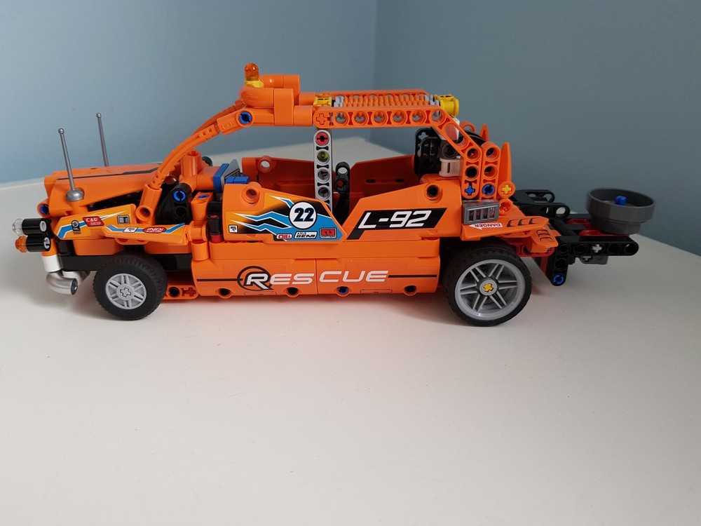 LEGO MOC Orange Towing Truck by przemoe | Rebrickable - Build with LEGO
