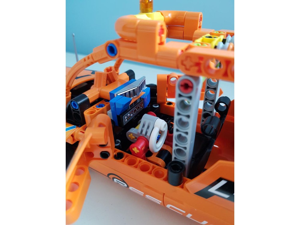 LEGO MOC Orange Towing Truck by przemoe | Rebrickable - Build with LEGO