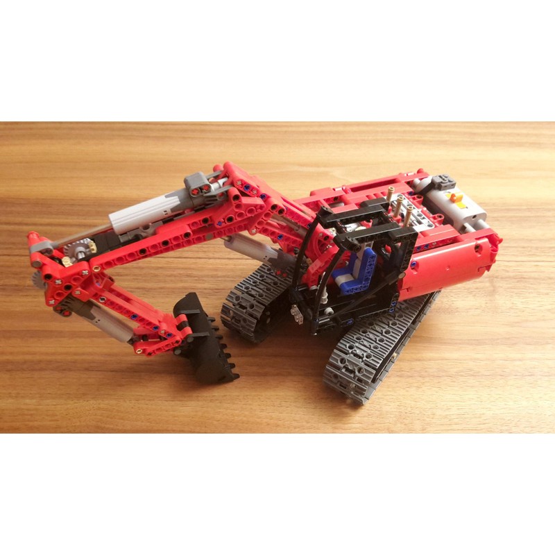 LEGO MOC Red Excavator by jb70 | Rebrickable - Build with LEGO