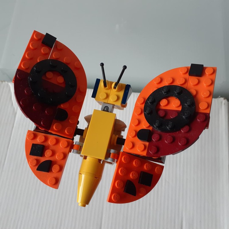 LEGO MOC Mothra by PRbrickbuilder | Rebrickable - Build with LEGO
