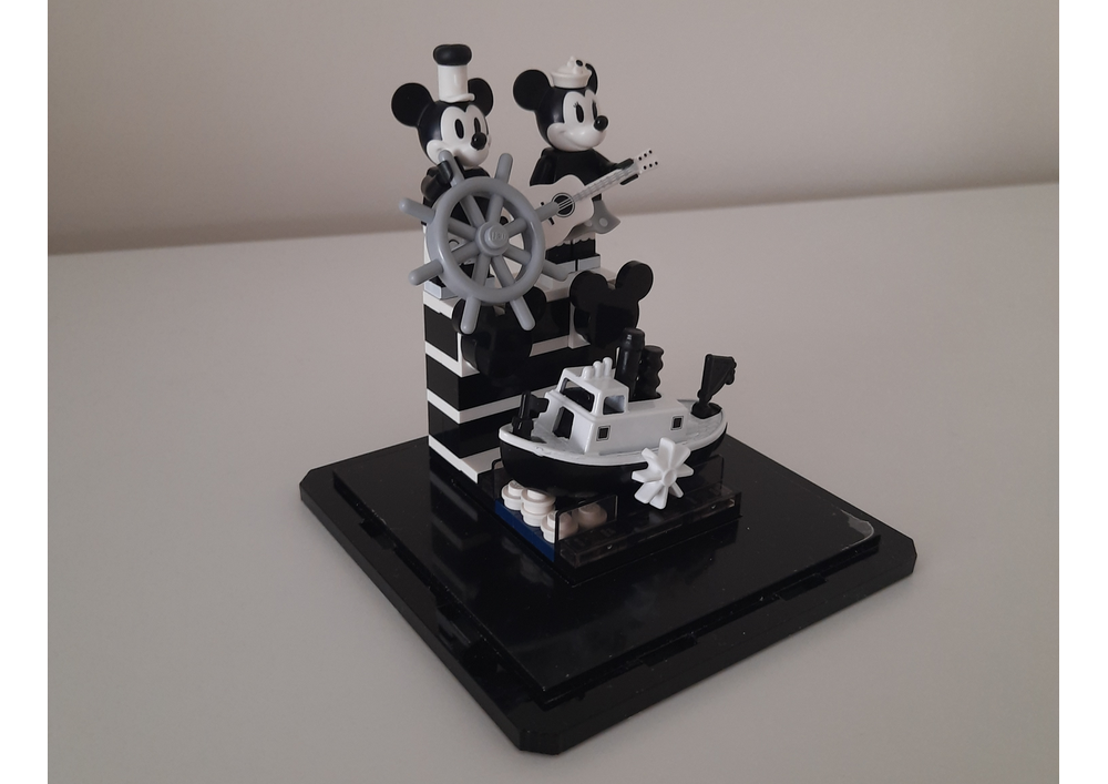 LEGO MOC Vintage Mickey and Minnie Diorama by gorkemm | Rebrickable ...