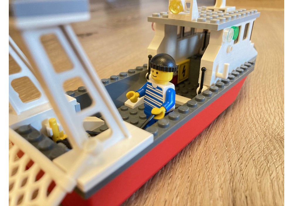 LEGO MOC-143188 Fishing Boat by Ftigr | Rebrickable - Build with LEGO