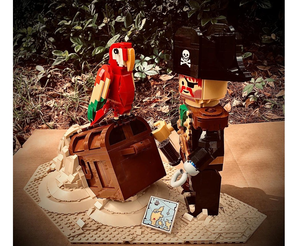 LEGO MOC Redbeard's Treasure Chest & More by Dwelve | Rebrickable ...