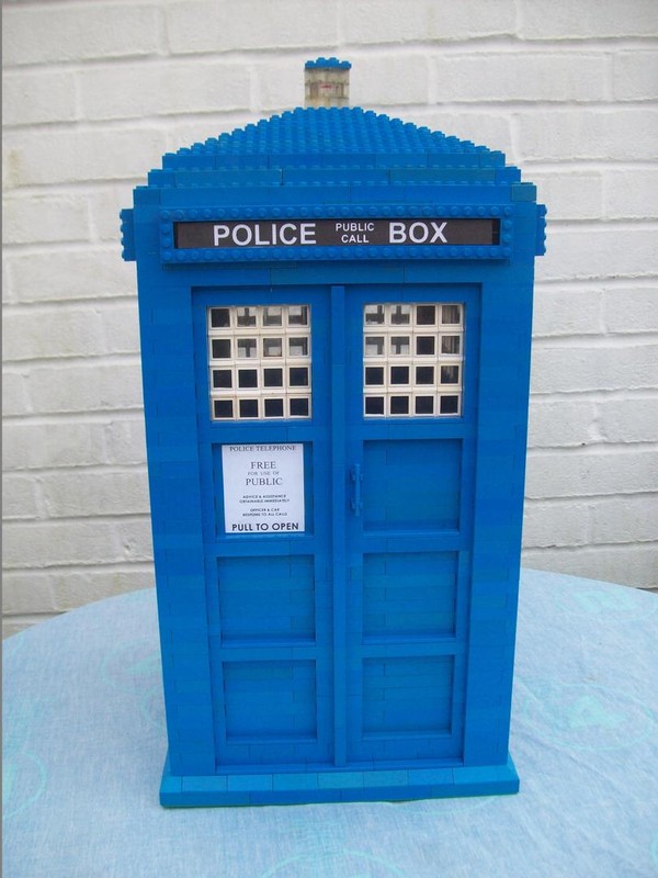 LEGO MOC Dr Who's Tardis by otterbournelego | Rebrickable - Build with LEGO