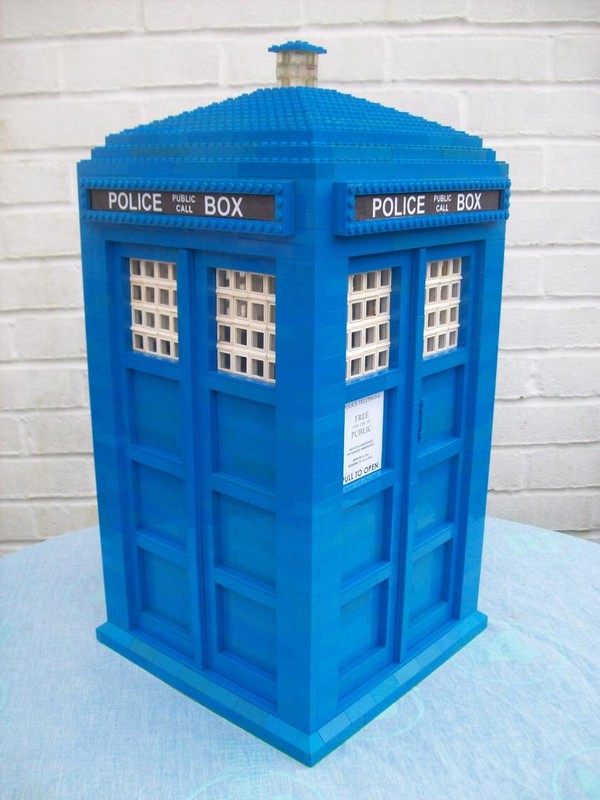 LEGO MOC Dr Who's Tardis by otterbournelego | Rebrickable - Build with LEGO
