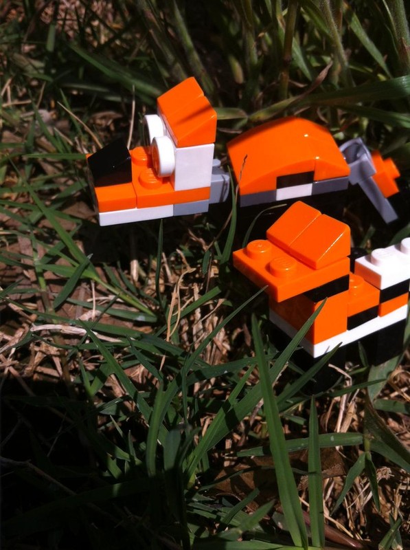 LEGO MOC 30285 Mom Fox and Baby Fox by Turbo8702 | Rebrickable - Build ...